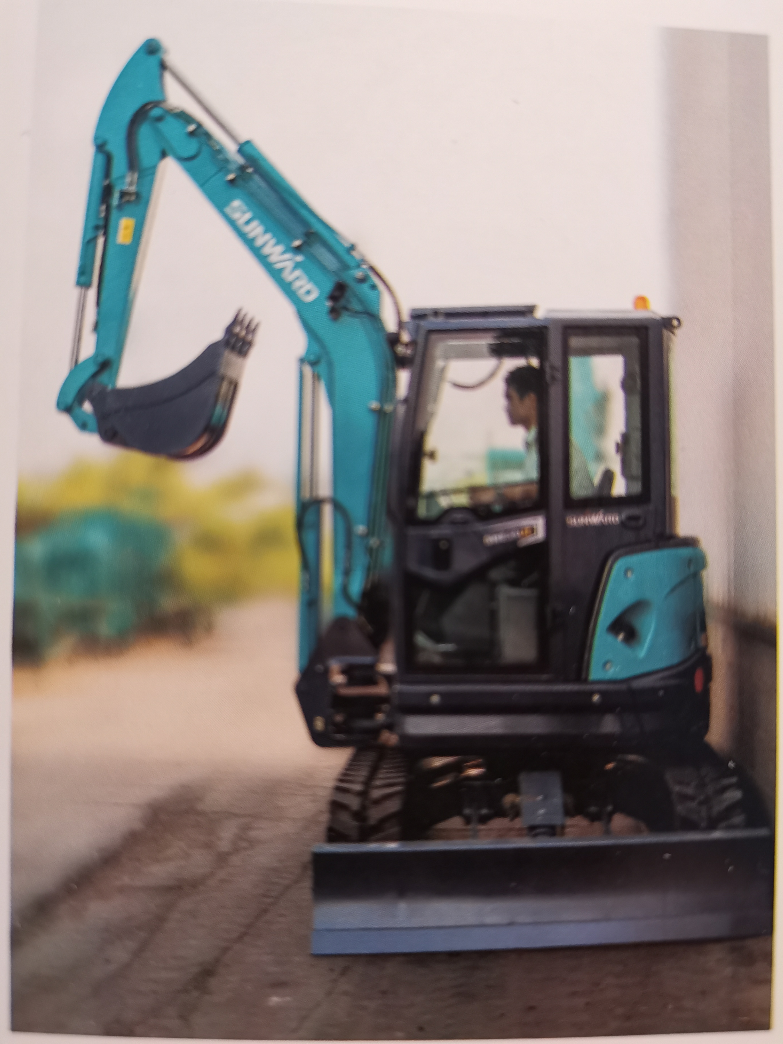 Minibagger mieten - Sanward Bagger von Baumaschinen Schlitter